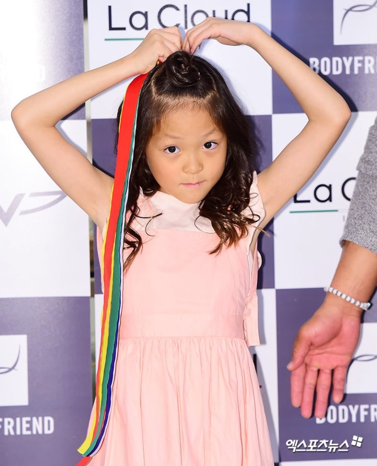 Choo Sarang Is All Grown Up At Event With Father | Soompi