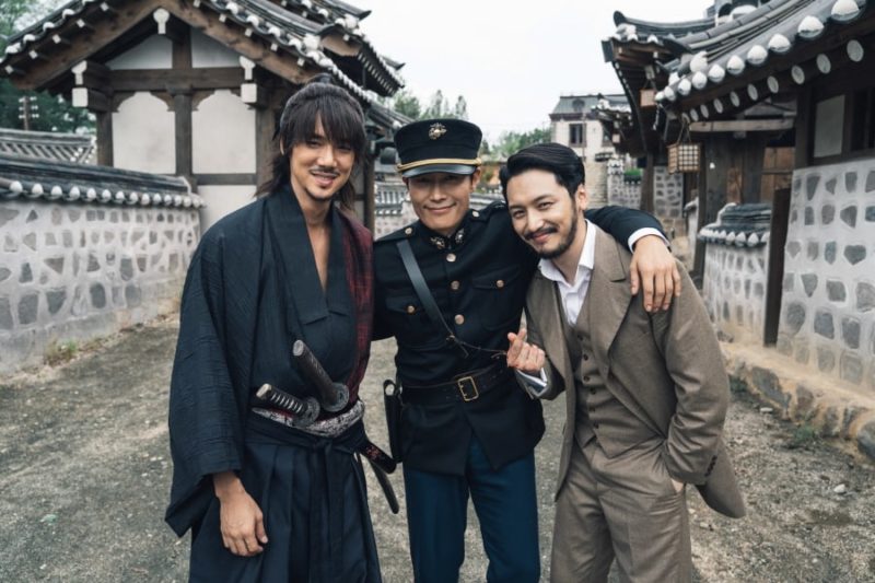 “Mr. Sunshine” Cast Say Their Farewells As Drama Comes To An End | Soompi
