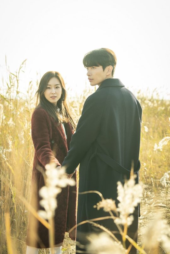 Lee Min Ki And Seo Hyun Jin Work Hard To Get The Perfect Shot Behind ...