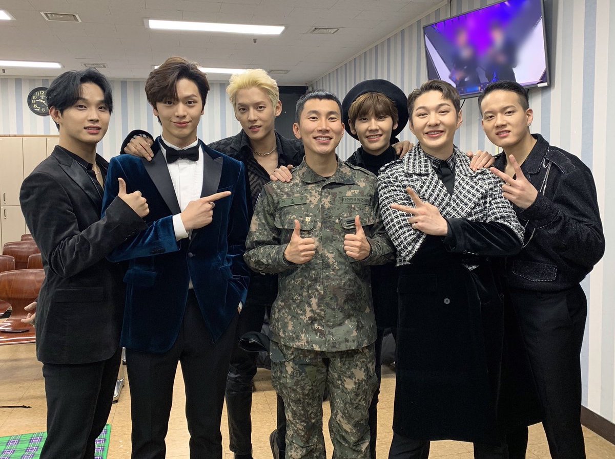 Eunkwang Shows Support For Fellow BTOB Members At 2018 KBS Song ...