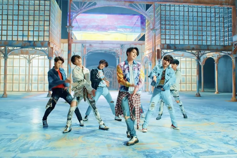 BTS's "Fake Love" Overtakes "Gangnam Style" To Become Most-Streamed ...