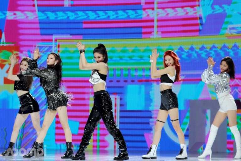 Exclusive: ITZY Makes Grand Debut At “IT’z Different” Showcase, Shares ...
