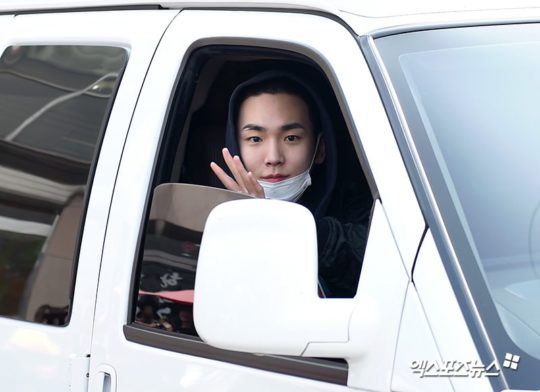 SHINee’s Key Greets Fans With A Smile As He Enlists In The Military ...