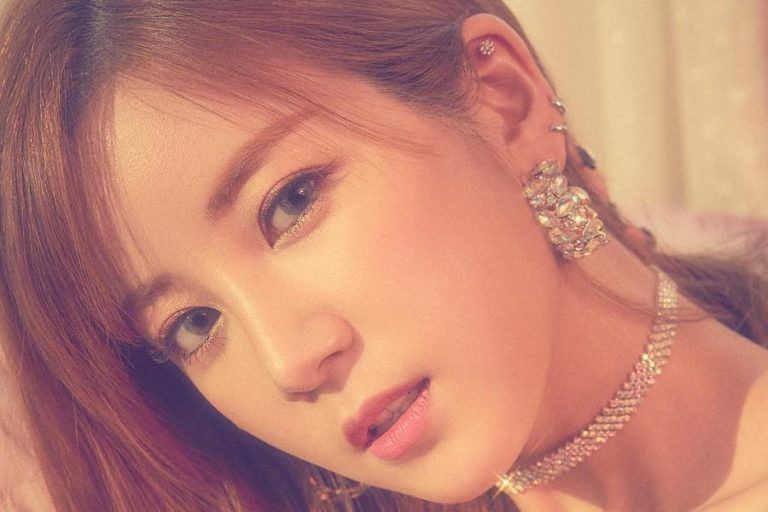 Idols With Cute “Aegyosal” That Complement Their Eye Smiles | Soompi