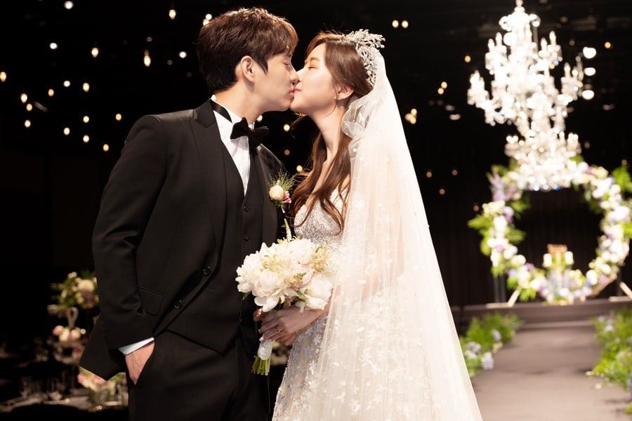 Paran's Ace And Cats' Kim Ji Hye Tie The Knot + Oh My Girl, Huh Gak ...