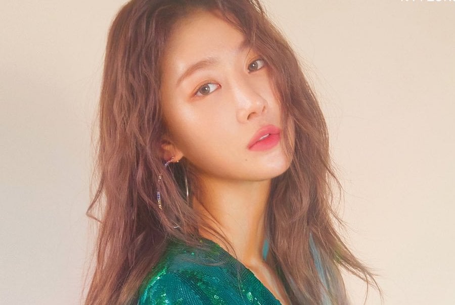 Soyou Shows Off Her New Short Hairstyle | Soompi