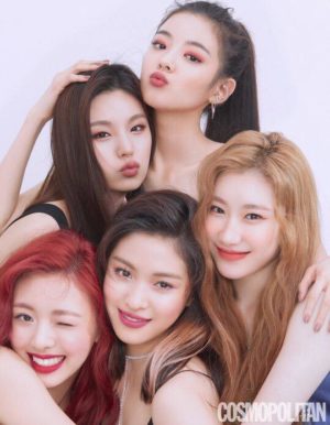12 Fashion And Beauty Looks That Prove ITZY Are The Rising Style Stars ...