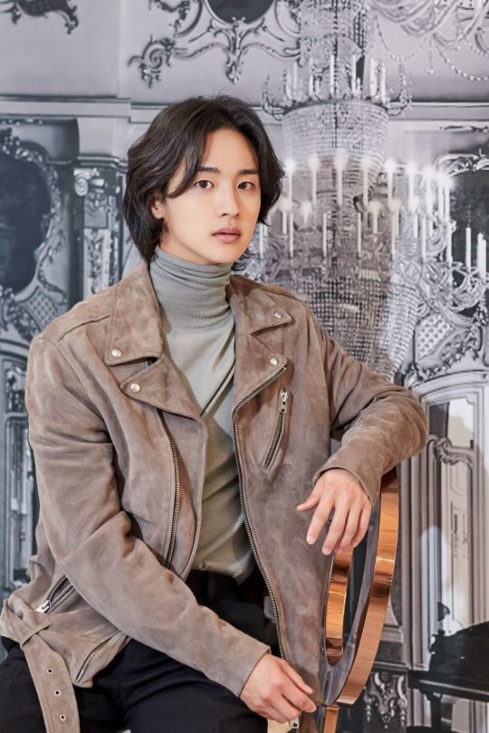 Jang Dong Yoon Reveals His Favorite Girl Group While In The Military ...