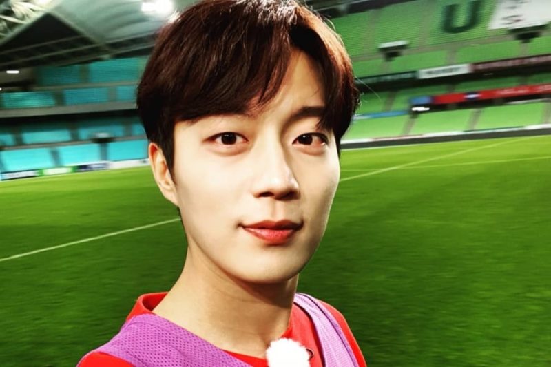Soccer-Loving Enlisted Male Idols Who Are Probably Showing Off Their ...