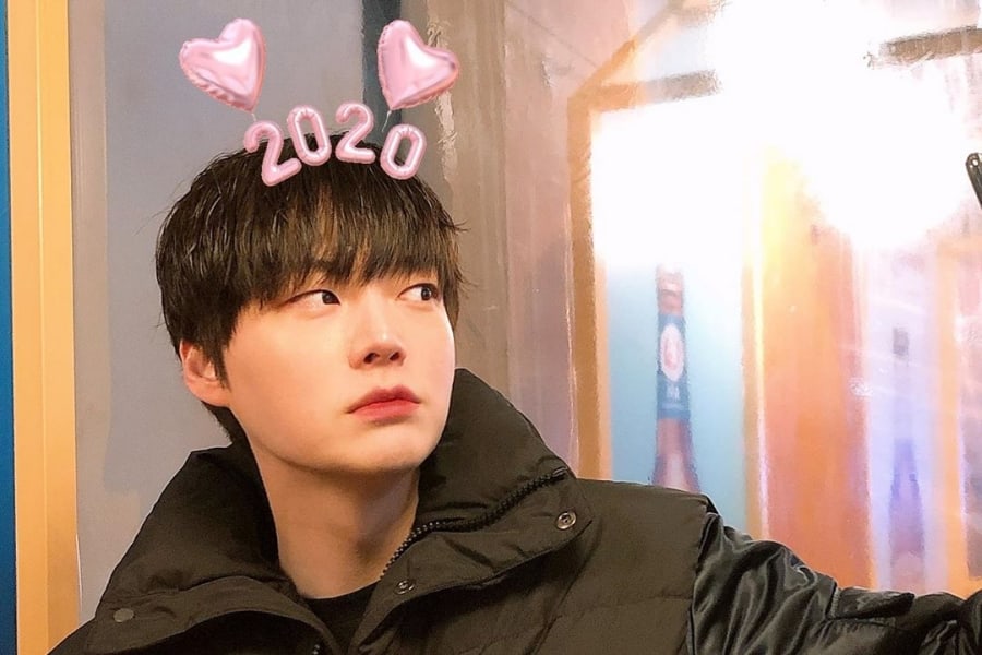 Ahn Jae Hyun Kicks Off New Year With Bold New Hair Color | Soompi