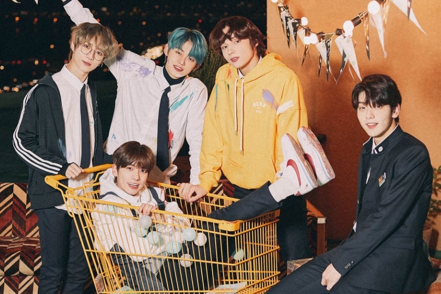 TXT Reveals Ethereal Teasers For Official Light Stick | Soompi