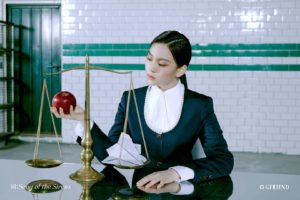 Update: GFRIEND Mesmerizes In Sultry New MV Teaser For “Apple” | Soompi