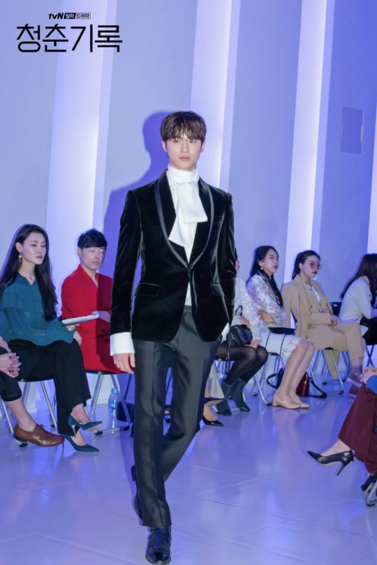 Byun Woo Seok Stands Out On The Runway As A Model And Aspiring Actor In ...