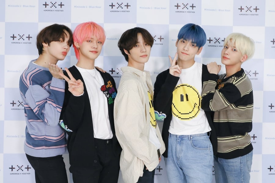TXT Tops iTunes Charts Around The Globe With "minisode1 : Blue Hour ...