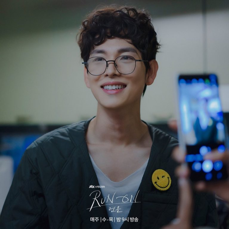 “Run On” Actors Light Up The Set With Their Warm Smiles In Behind-The ...