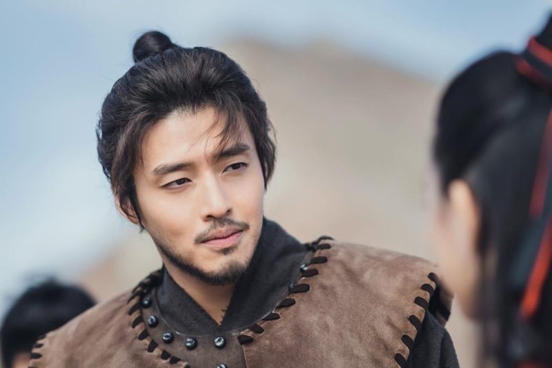 Kang Ha Neul Is A Charismatic General Protecting His Kingdom In “River ...