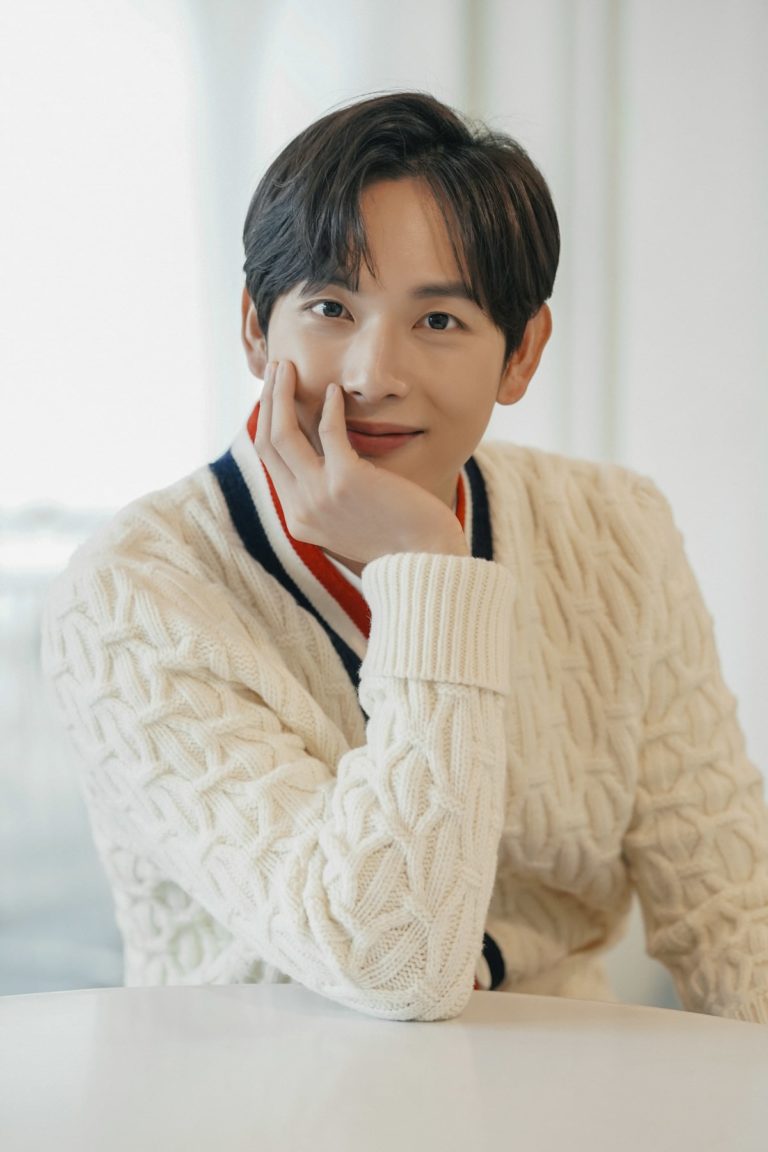 Im Siwan Talks About Chemistry With Shin Se Kyung In “Run On,” Park ...