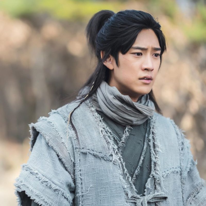 Na In Woo Tears Up As He Stands At A Crossroads In “River Where The ...