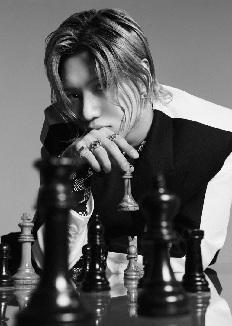 Watch: SHINee’s Taemin Gives Sharp “Advice” In Captivating Solo Comeback MV | Soompi