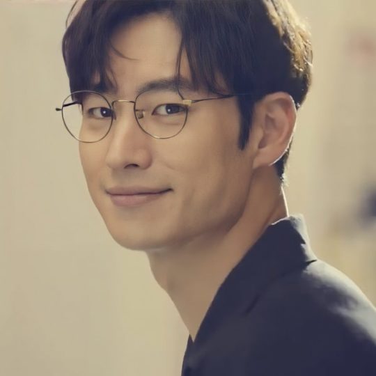 8 Reasons Why We Can’t Help But Fall In Love With Lee Je Hoon | Soompi