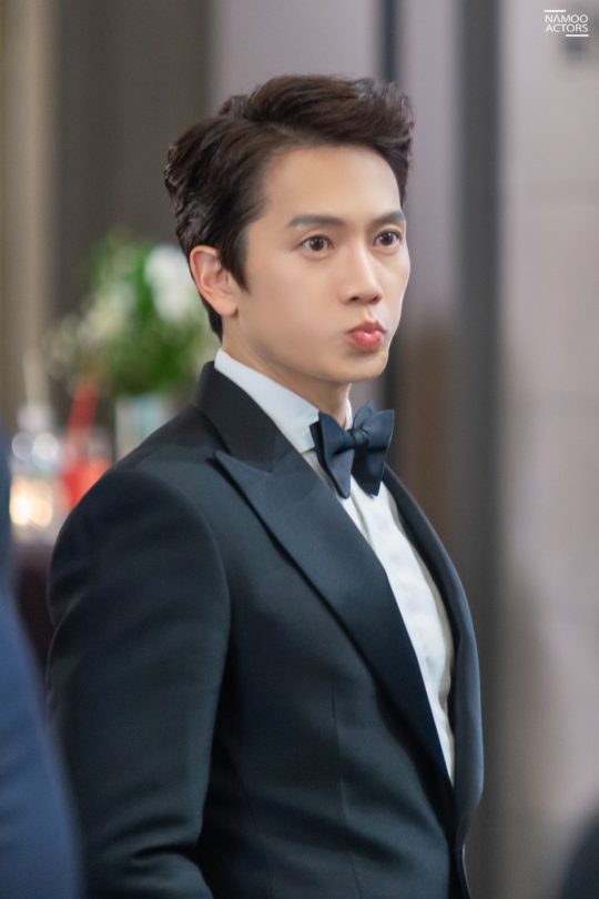 Ji Sung Is Both Down-To-Earth And Hard-Working On Set Of “The Devil ...