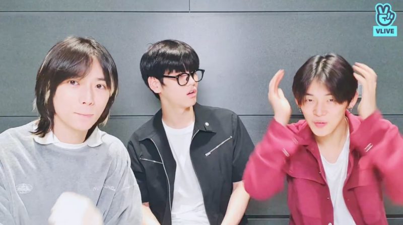 TXT’s Beomgyu And Yeonjun Reveal They Had To Beg Their Way Out Of The Hairstyles Bang Si Hyuk ...