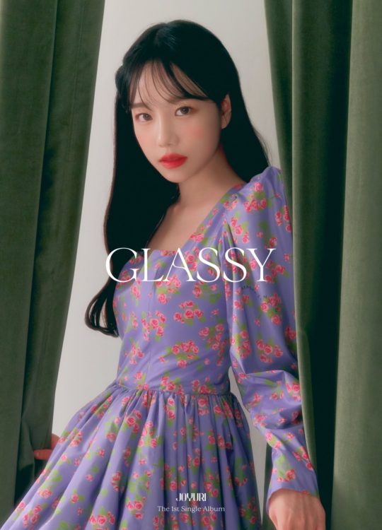 Watch: Jo Yu Ri Makes Solo Debut With Charming MV For “GLASSY” | Soompi