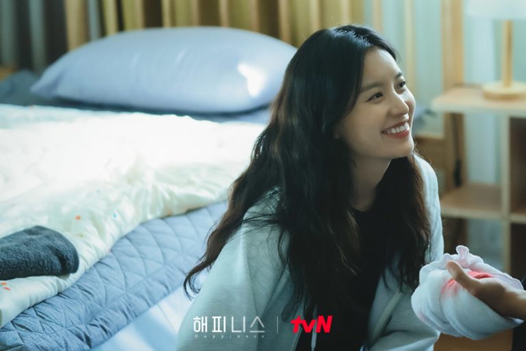 “Happiness” Prepares To Say Goodbye With New Behind-The-Scenes Photos ...