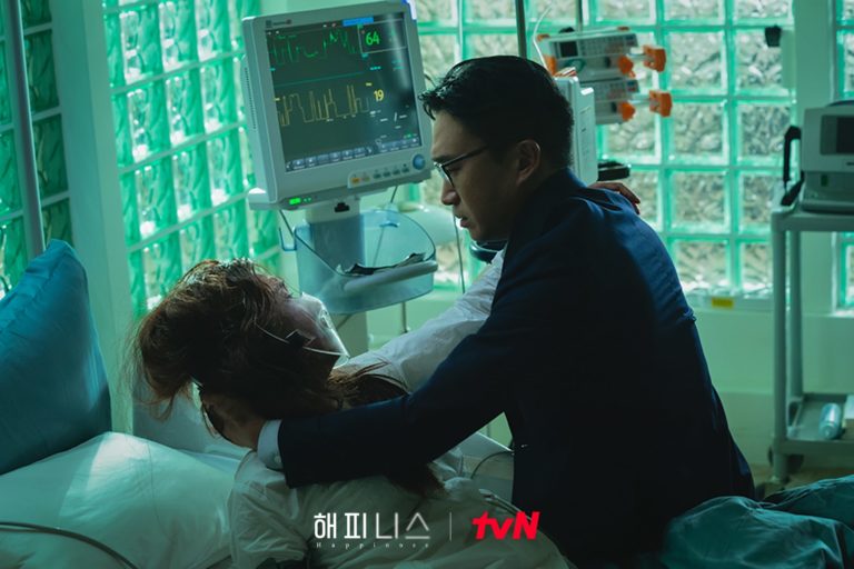“Happiness” Prepares To Say Goodbye With New Behind-The-Scenes Photos ...