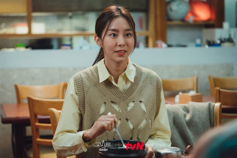 Uee Is A Doctor Who’s All Business At Work And All Smiles In Love In ...