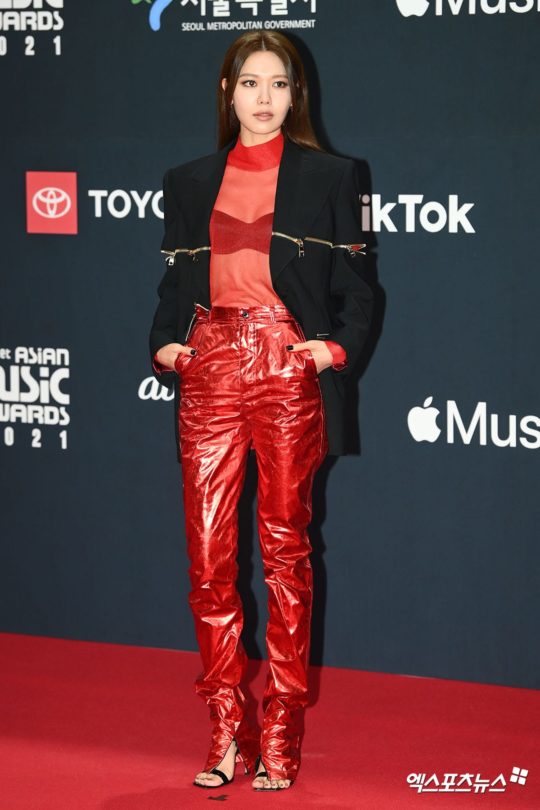 2021 Mnet Asian Music Awards Rolls Out The Red Carpet For Stars | Soompi