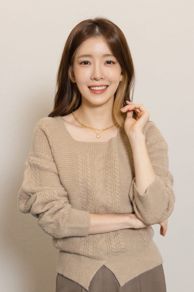 Jung In Sun Talks About Playing Two Roles In “Let Me Be Your Knight ...