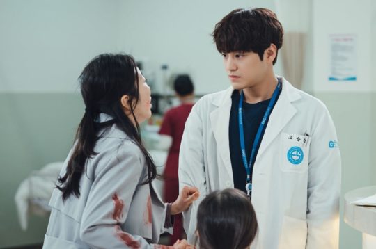 Rain And Kim Bum Finally Begin To Work Together In “Ghost Doctor” | Soompi