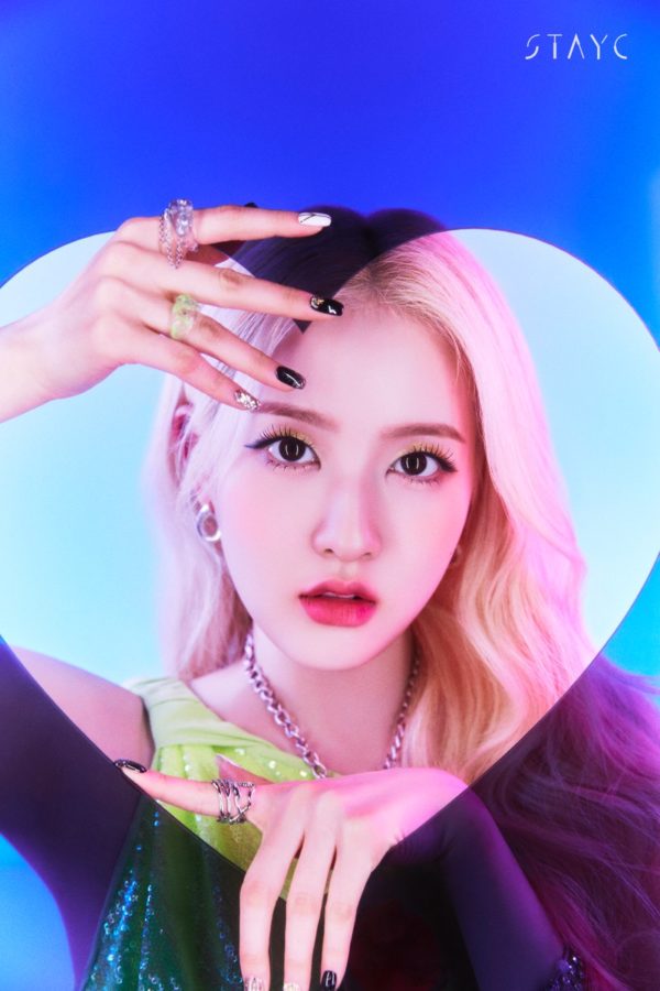 Watch: STAYC Boldly Expresses Love In Energetic “RUN2U” Comeback MV ...