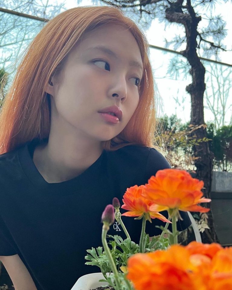 BLACKPINK’s Jennie Surprises Fans With Bold New Hair Color | Soompi