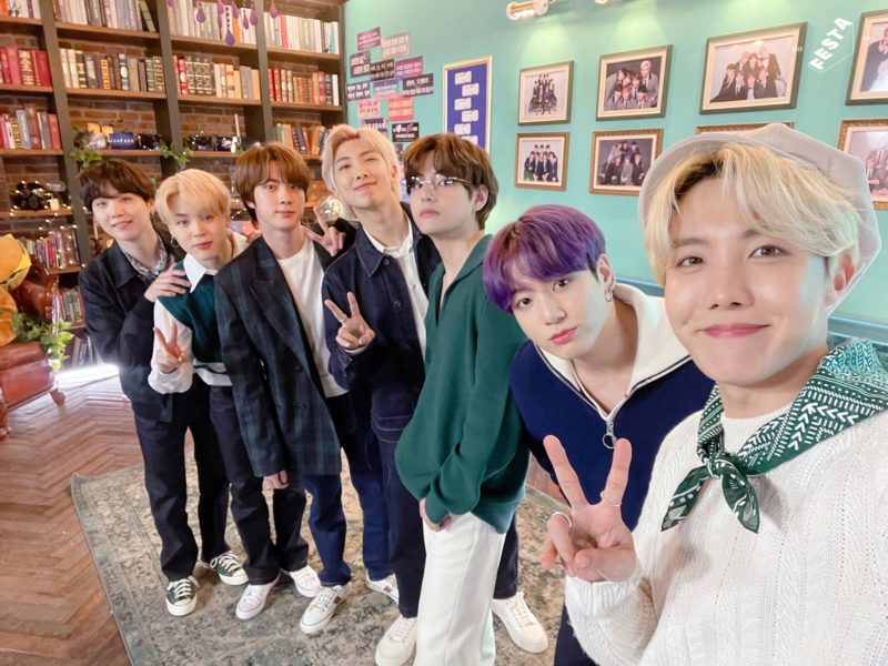 BTS Looks Back On Their Amazing Year By Sharing Adorable Group “Selfie ...