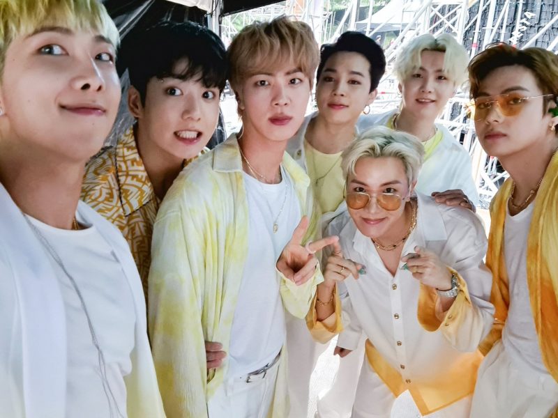 BTS Looks Back On Their Amazing Year By Sharing Adorable Group “Selfie ...