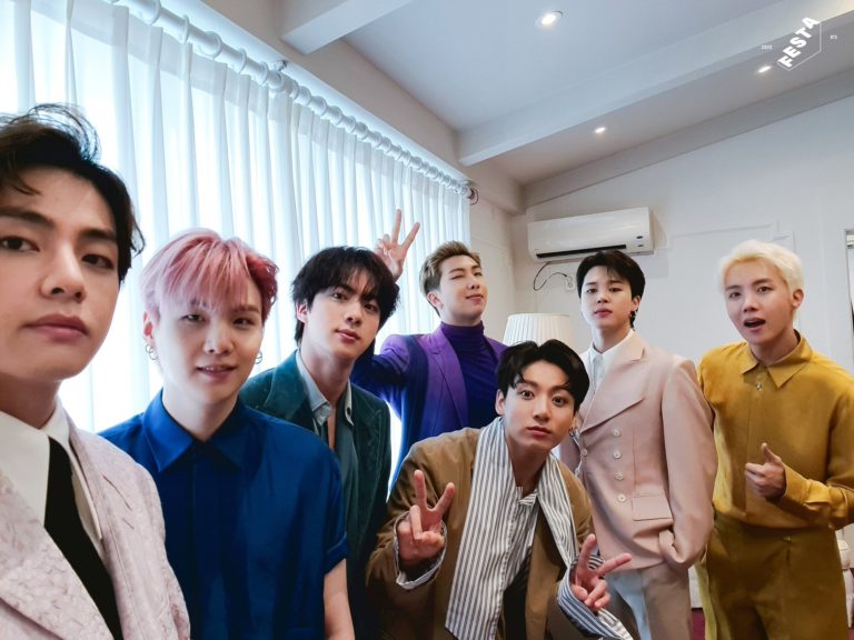 BTS Looks Back On Their Amazing Year By Sharing Adorable Group “Selfie ...