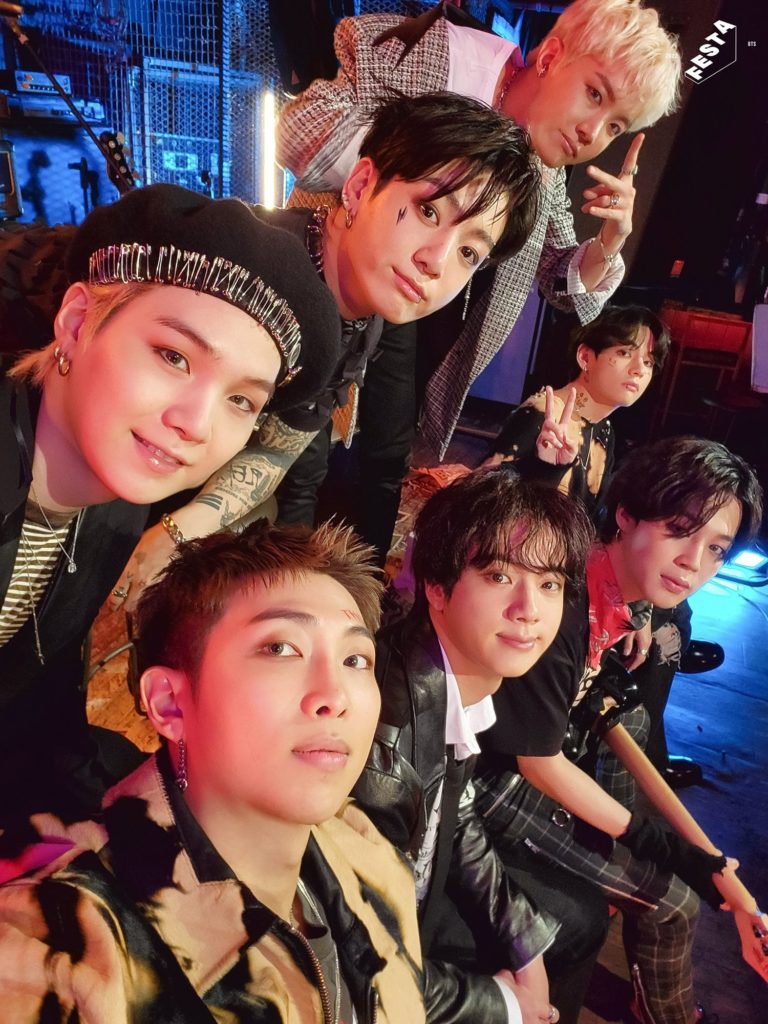 BTS Looks Back On Their Amazing Year By Sharing Adorable Group “Selfie ...