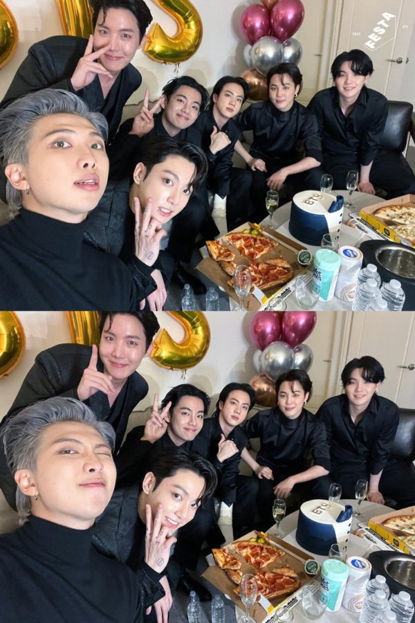 BTS Looks Back On Their Amazing Year By Sharing Adorable Group “Selfie ...