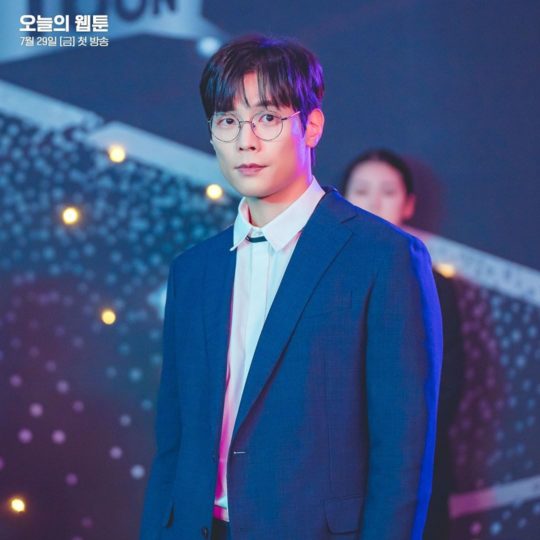 Choi Daniel Showcases Charisma As Kim Sejeong’s Dependable Mentor In ...