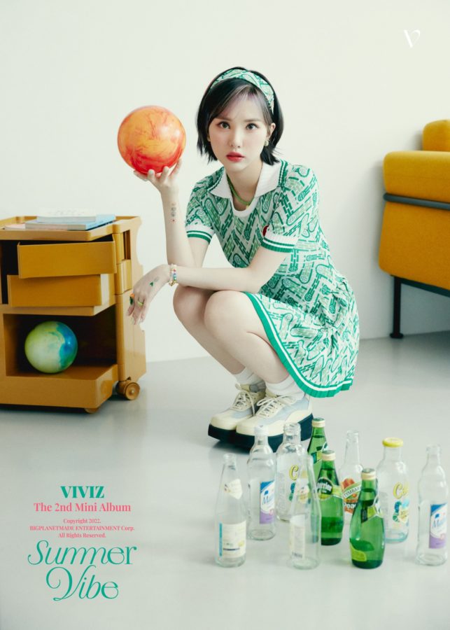Watch: VIVIZ Charms In Summery MV For “LOVEADE” Comeback | Soompi