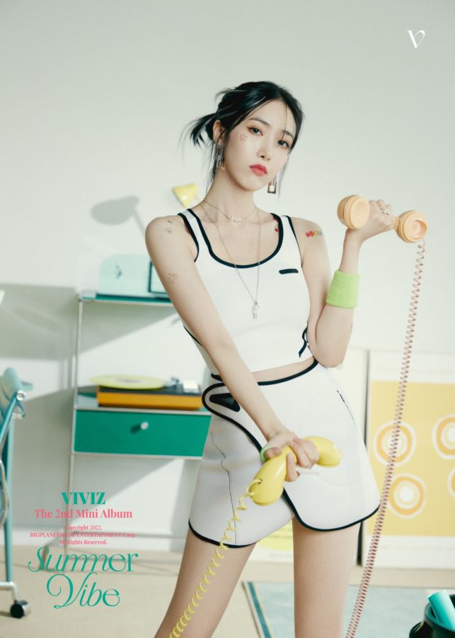 Watch: VIVIZ Charms In Summery MV For “LOVEADE” Comeback | Soompi