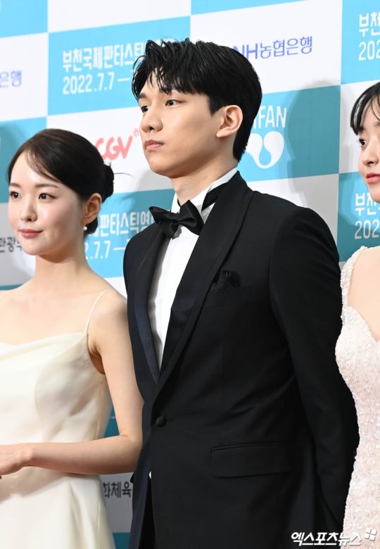 Stars Take The 2022 BIFAN Red Carpet For Film Festival’s 1st Offline Event In 3 Years | Soompi