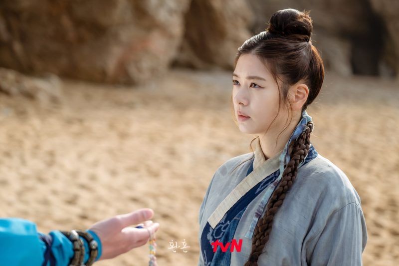 Lee Jae Wook Puts His Heart In Jung So Min’s Hands In “Alchemy Of Souls” | Soompi