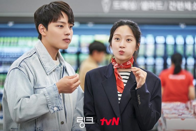 Yeo Jin Goo And Moon Ga Young Act Lovey-Dovey During Their Dinner With ...