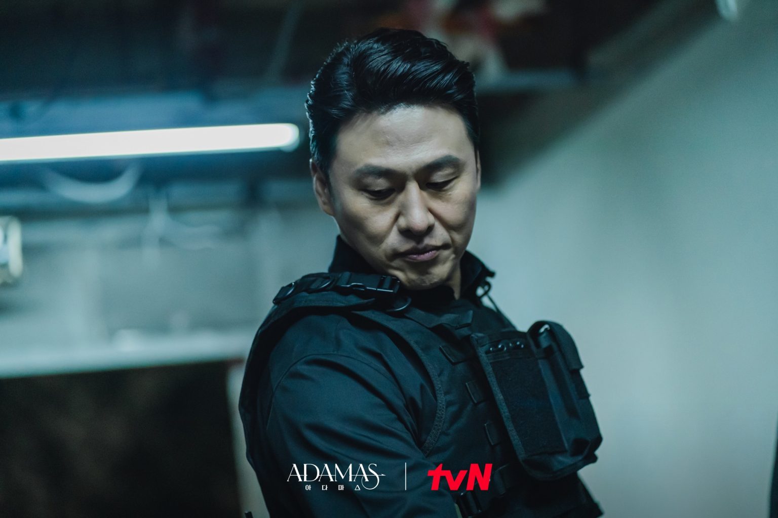 Heo Sung Tae And Oh Dae Hwan Give Off Threatening Auras In New tvN Drama "Adamas" | Soompi