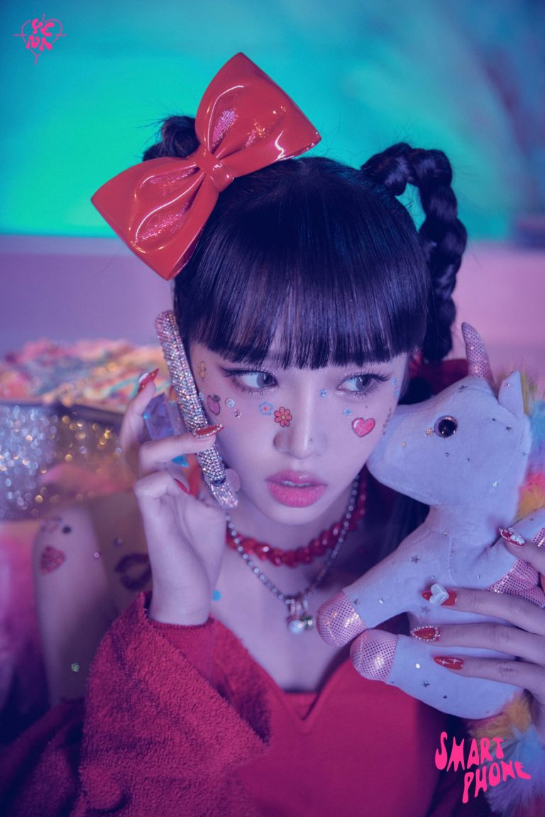 Watch: Choi Ye Na Makes Adorable And Quirky Return With "SMARTPHONE ...
