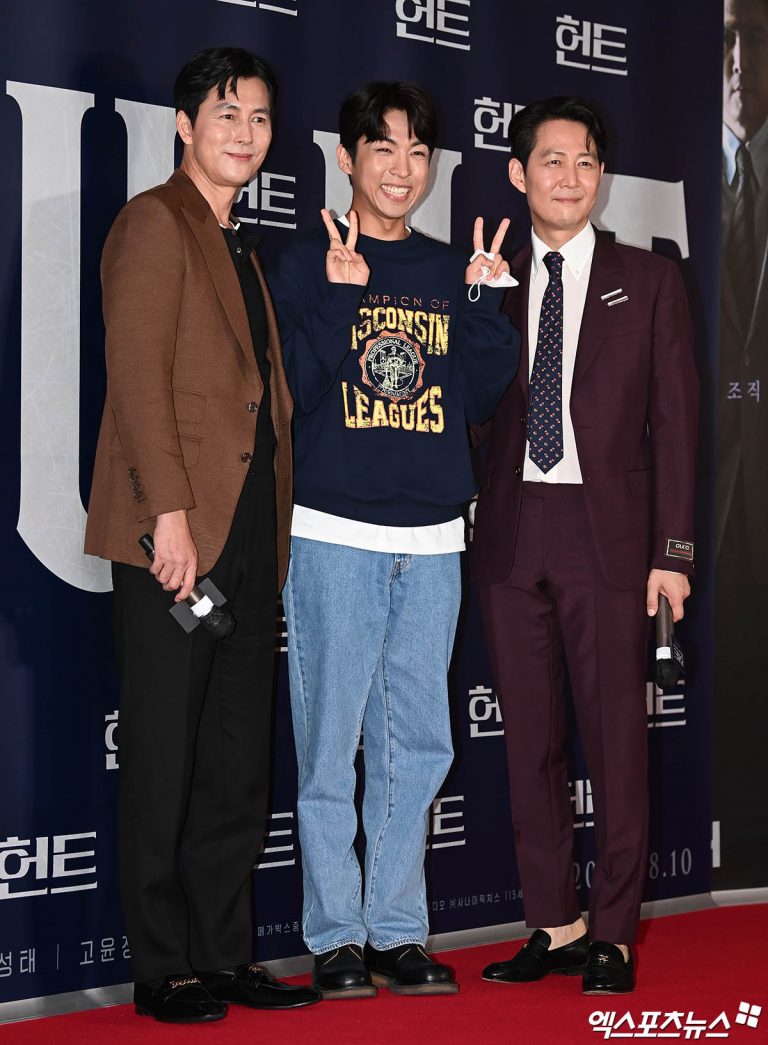 Lee Jung Jae And Jung Woo Sung Pose With BTS's Jin, Lee Min Ho, And ...
