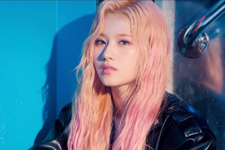 10 Female K-Pop Idols Who Look Impossibly Good in Pink Hair | Soompi